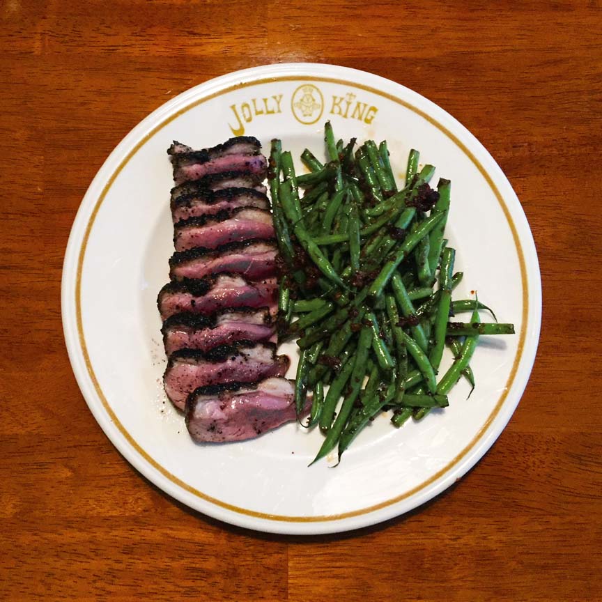 Five Spice Duck with Dry-Fried Green Beans | Jouer avec le feu.